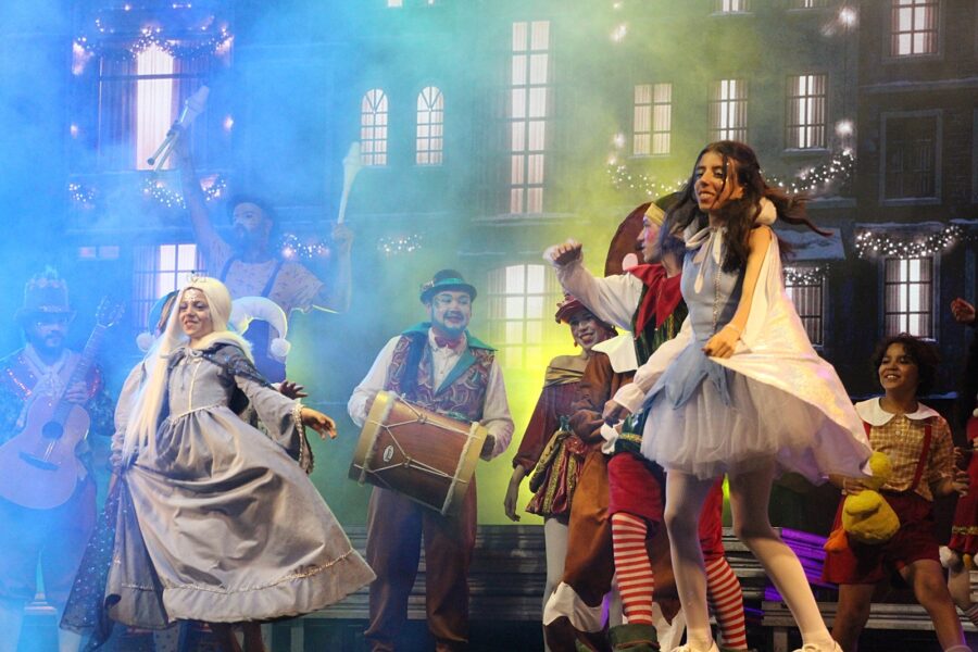 Natal FelizCidade resgata o espírito natalino e devolve brilho, fé e ...